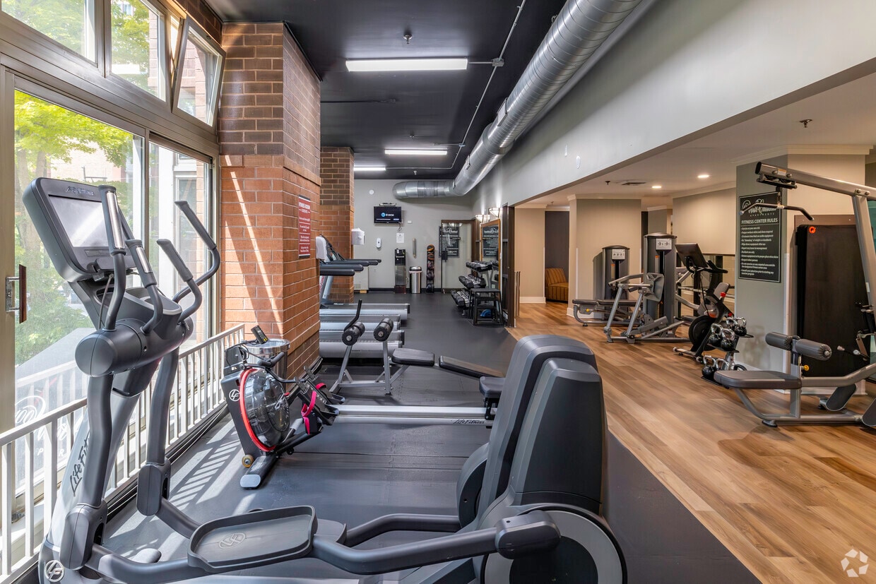 100 W. Chestnut - 100 W Chestnut St Chicago, IL 60610 | Apartments.com