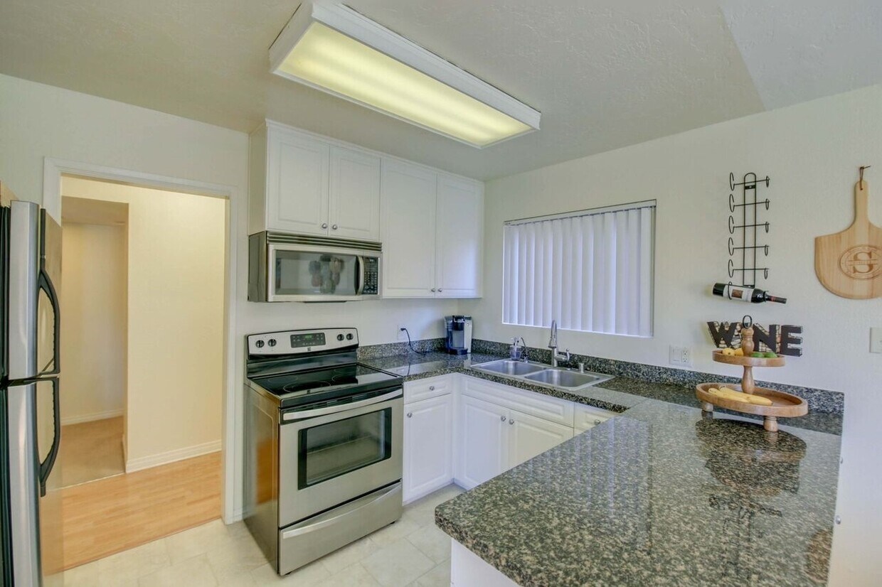 17155 W Bernardo Dr Unit #104, San Diego, CA 92127 - Condo for Rent in ...