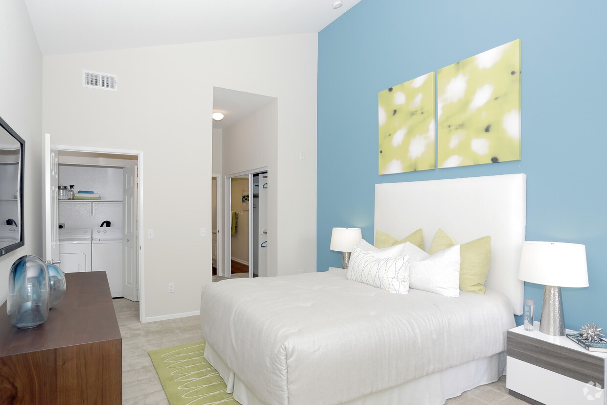 Costa Verde Village Apartments - 8720 Costa Verde Blvd San Diego, CA ...