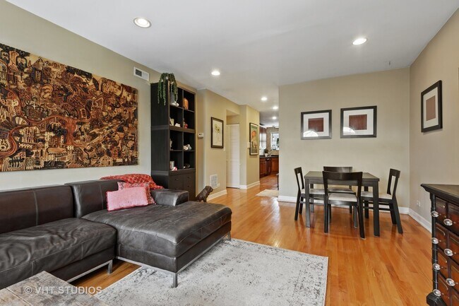 2620 W Rosemont Ave Unit 3, Chicago, IL 60659 - Condo for Rent in Chicago, IL | Apartments.com