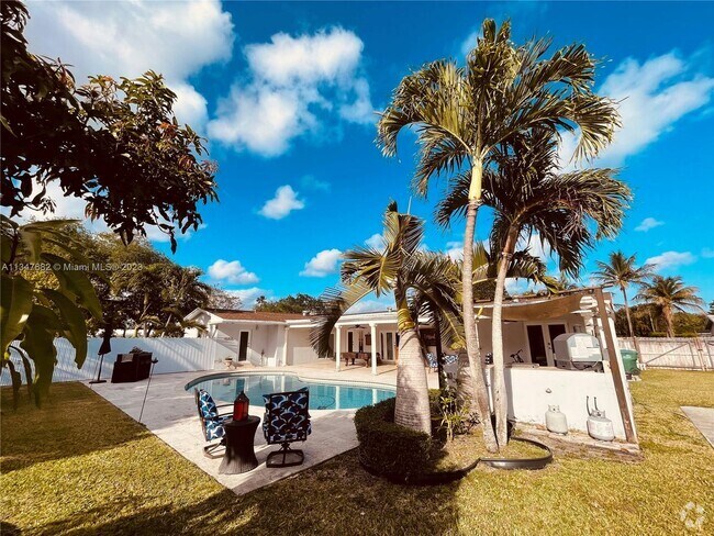 Best Luxury Tropical Pine Apartments for Rent - Miami, FL - Updated ...