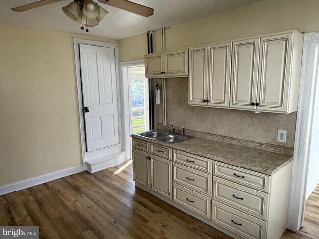 612 Lincoln Hwy E, Coatesville, PA 19320 - House Rental in Coatesville ...