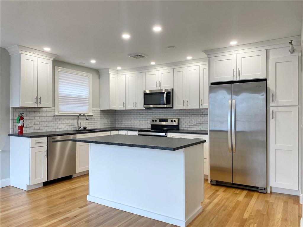 198 Thames St Unit 5, Newport, RI 02840 - Room for Rent in Newport, RI ...