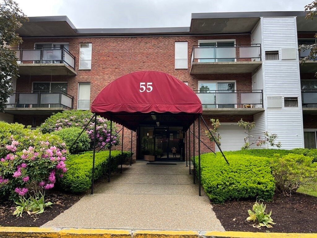 55 Broadlawn Park Unit S-2, Boston, MA 02467 - Room for Rent in Boston ...