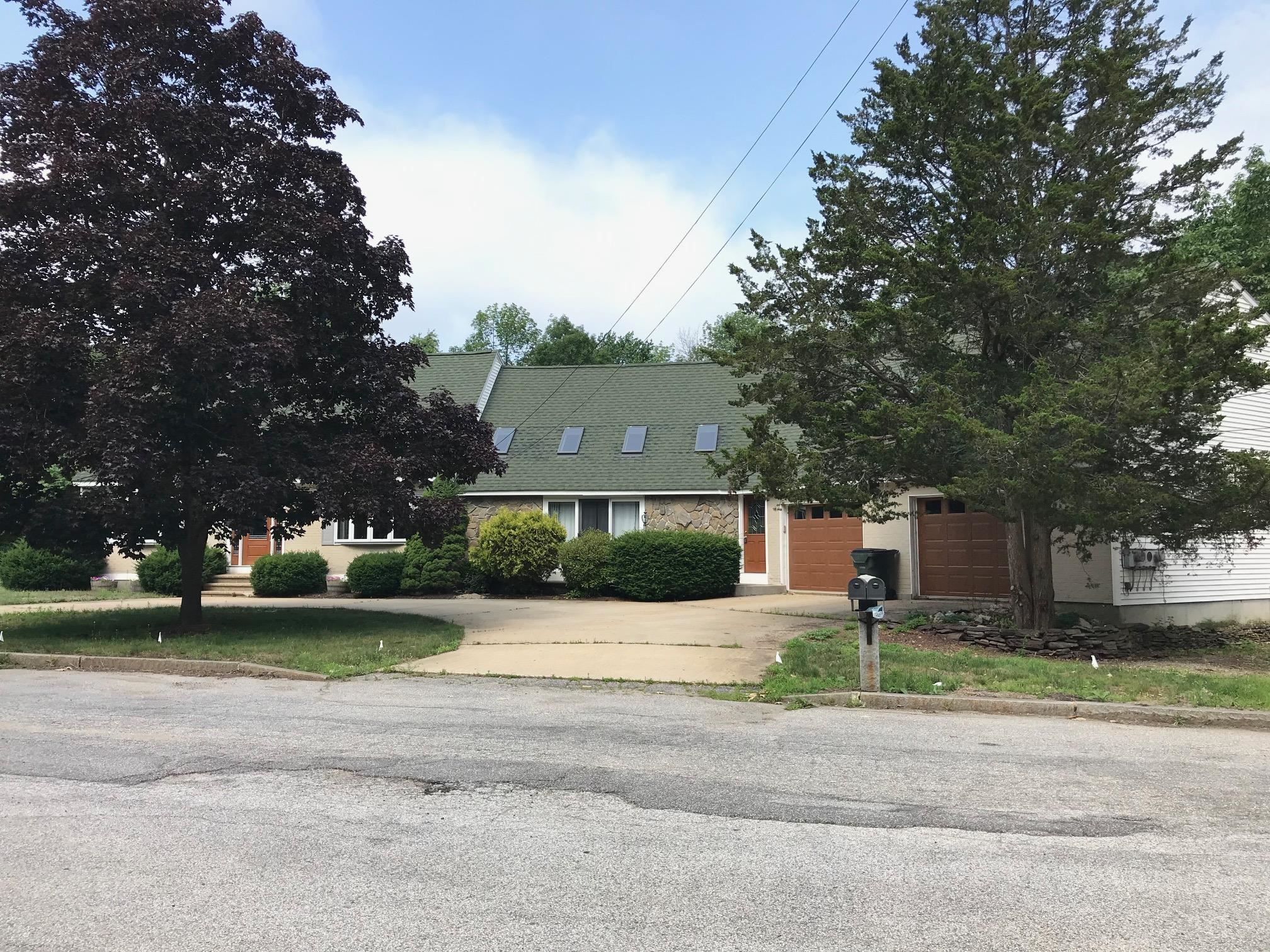 1308 Old Mammoth Rd, Manchester, NH 03104 - Room for Rent in Manchester ...