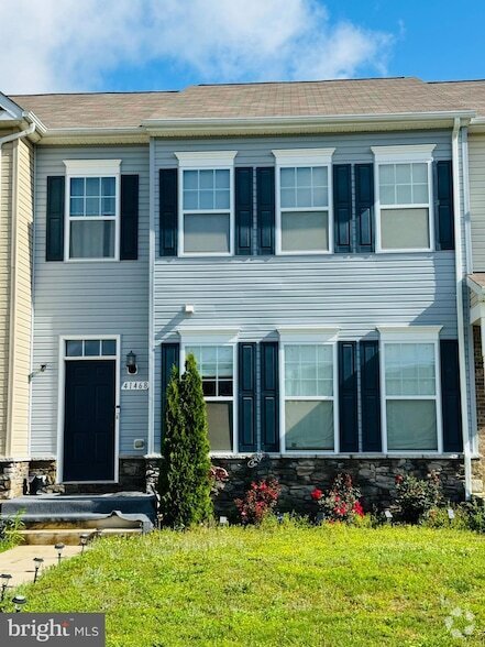 Apartments for Rent with Garages in Clements, MD