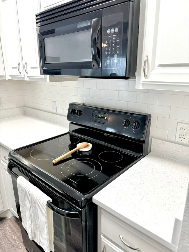 Metropolitan at Cityplace - Apartments in Dallas, TX | Apartments.com