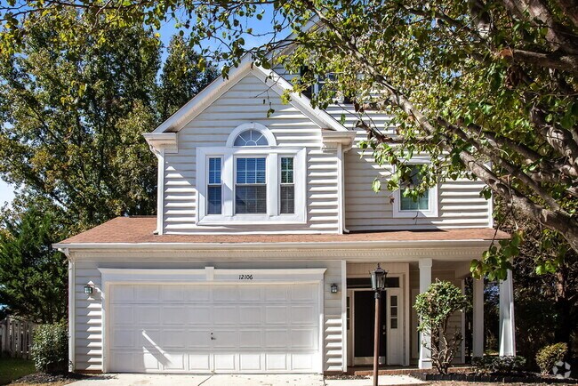 Chelsea Commons at Yorkshire Apartments for Rent with a Yard ...