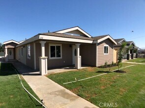 Duplex For Rent in Good Hope CA
