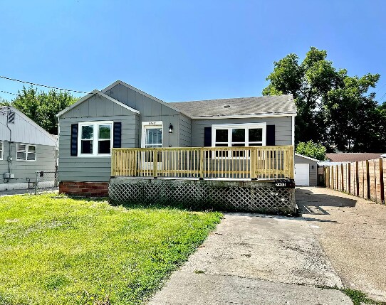2303 Maple St, Des Moines, IA 50317 - House Rental in Des Moines, IA ...