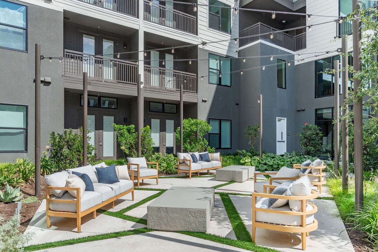 Solomon - 1414 E 51St St Austin, TX 78723 | Apartments.com