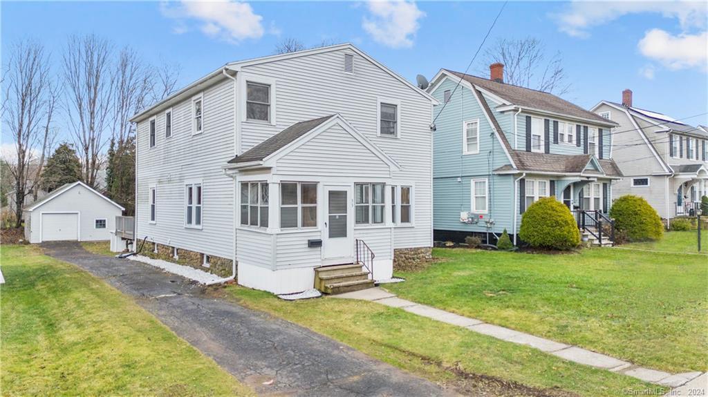 33 Clinton St, Meriden, CT 06450 - House Rental in Meriden, CT ...