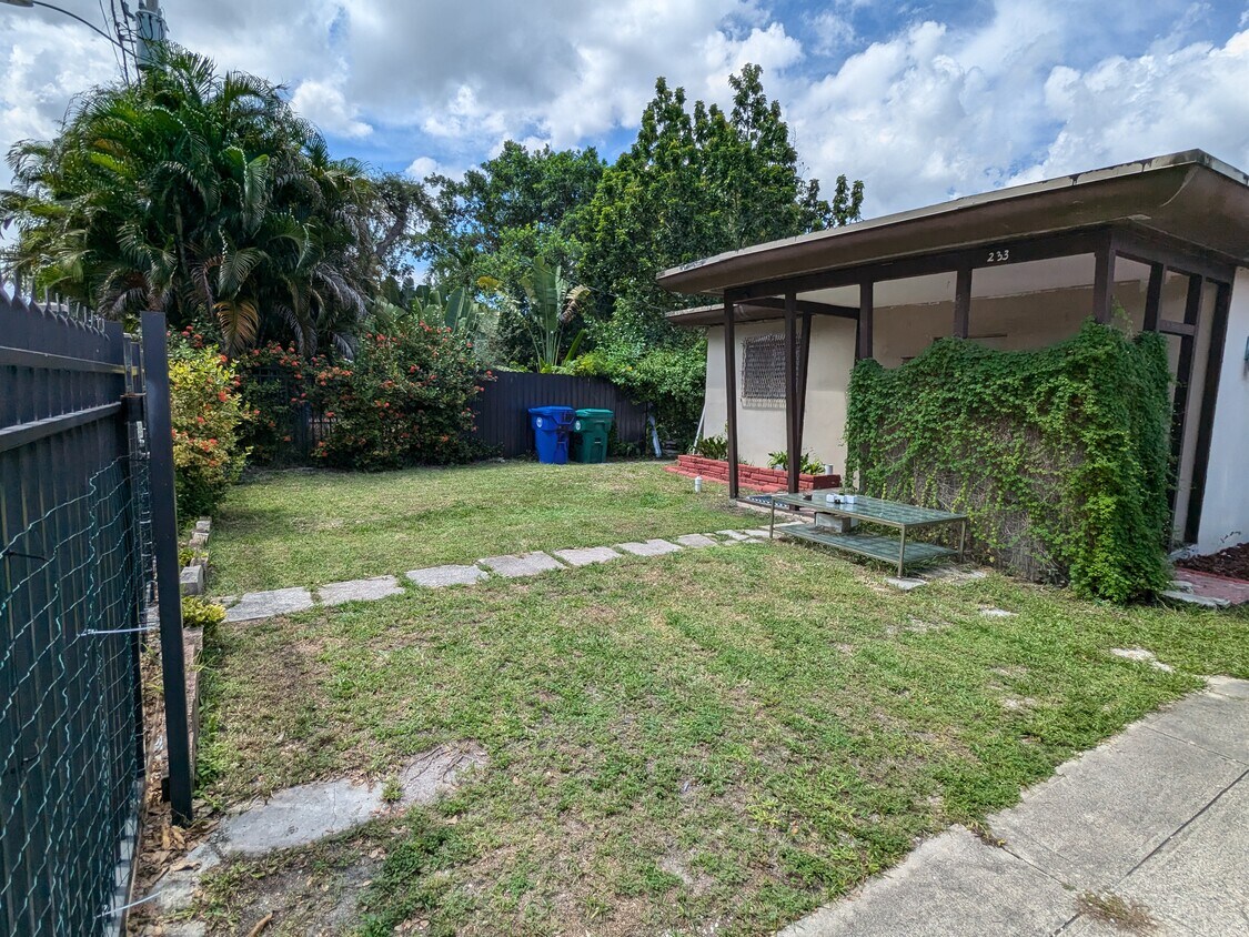 233 NW 32nd St Miami, FL 33127 - Alquileres en Miami, FL | Apartamentos.com