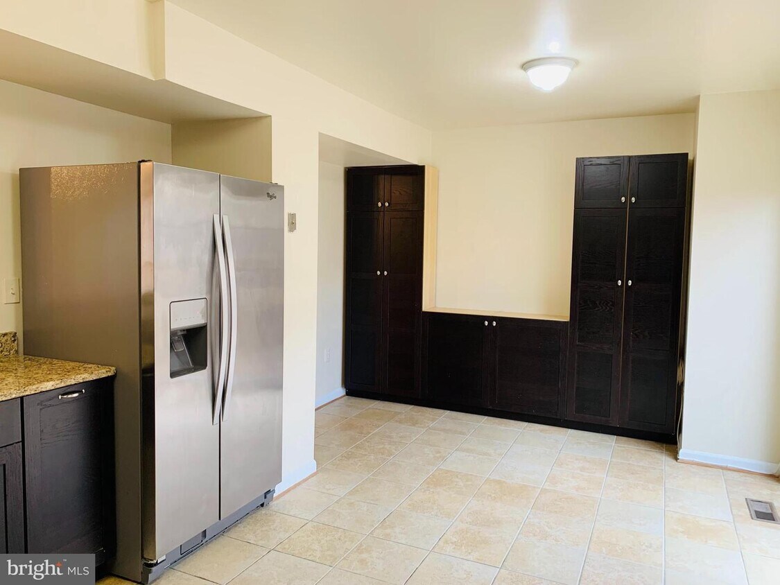 10431 Englishman Dr, Rockville, MD 20852 - Townhome Rentals in ...