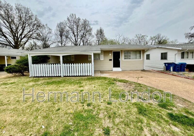 727 Shepley Dr, St. Louis, MO 63137 - House Rental in St. Louis, MO ...