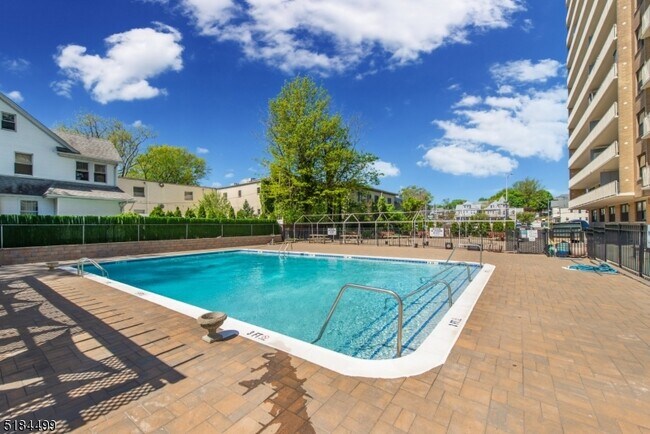 285 Aycrigg Ave Unit 1S, Passaic, NJ 07055 - Condo for Rent in Passaic ...