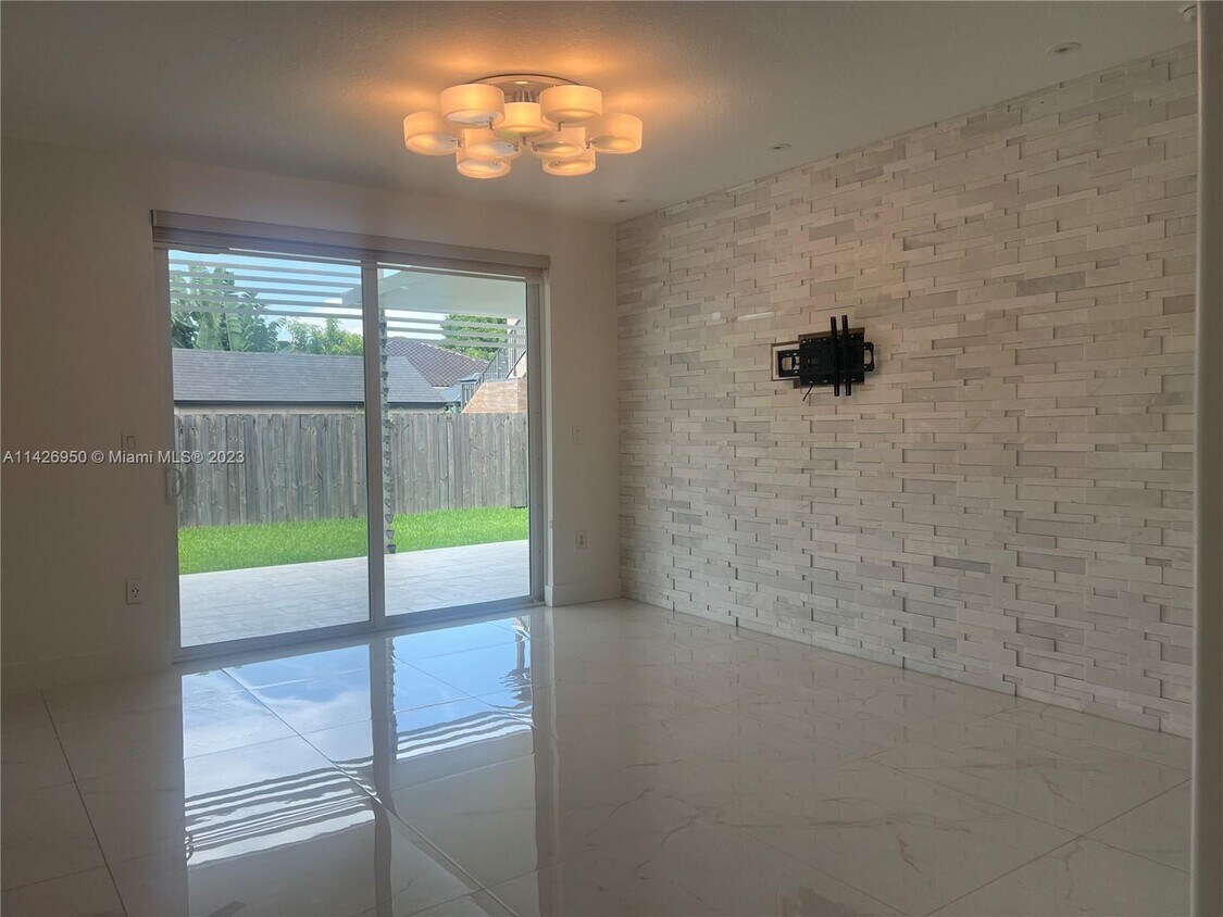 14417 SW 32nd St, Miami, FL 33175 - House Rental in Miami, FL ...