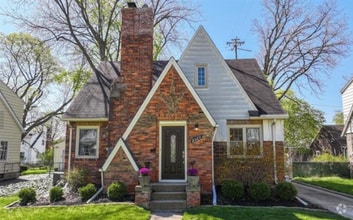 East Village Flint Apartments for Rent with Hardwood Floors - Flint, MI ...