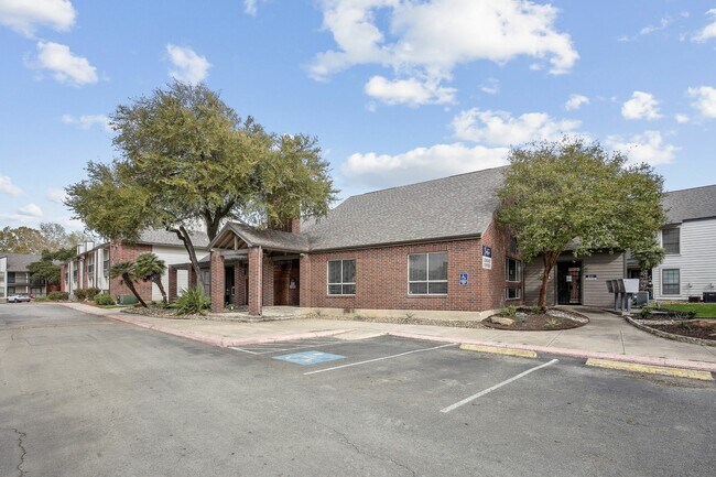 Brixton - Apartments in San Antonio, TX | Apartments.com
