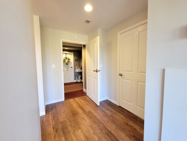 1075 E Victory Dr Unit 236, Lindenhurst, IL 60046 - Condo for Rent in ...