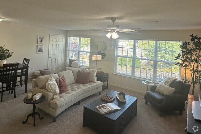 Best Luxury Pointe at Peters Creek Apartments for Rent - Winston-Salem ...