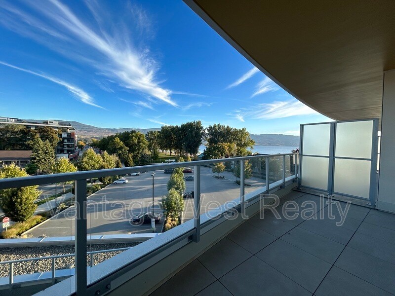 3340-3340 Lakeshore Rd, Kelowna, BC V1W 3T1 - Condo à Louer à Kelowna, BC | Apartments.com