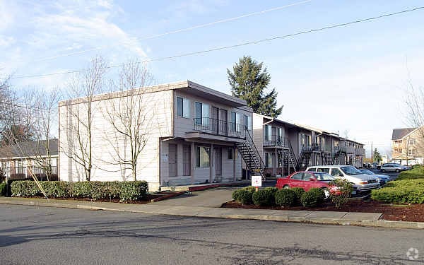 Woodpointe Apartments - 702-708 Ne 99th Ave Portland, OR 97220 ...