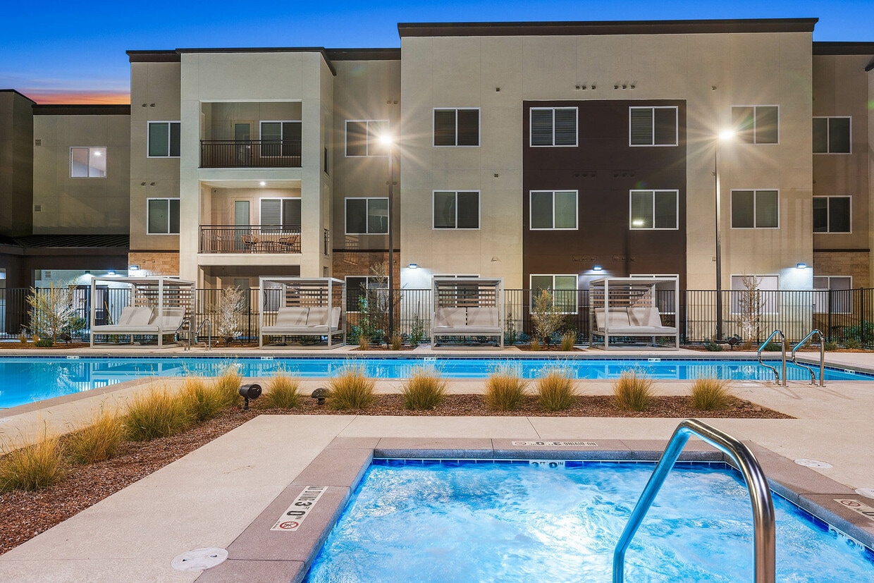 Album Union Village 55+ Active Adult Apartment Homes - 1100 Wellness Pl ...