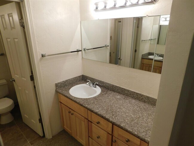 Chalet - 2555 Gateway St Springfield, OR | Apartments.com