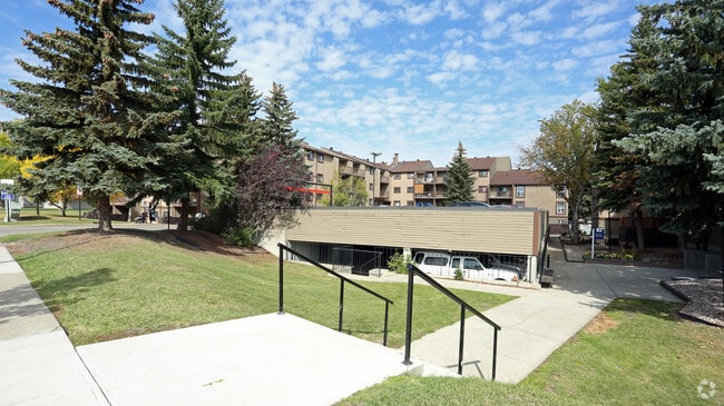 Christopher County Apartments - 1112 Hermitage Rd Edmonton, AB ...