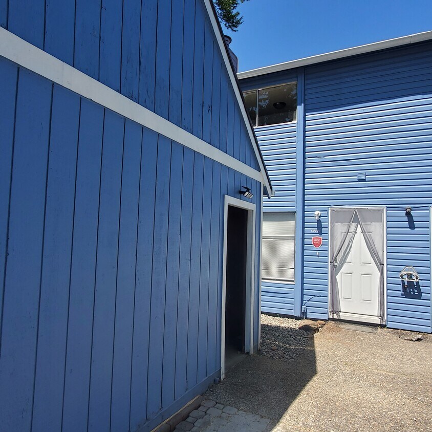 12907 SE Division St, Portland, OR 97236 - Townhome Rentals in Portland ...