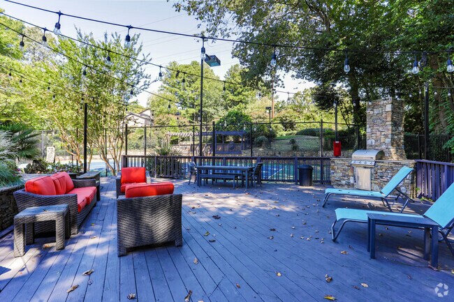 The Avenues of North Decatur - 645 DeKalb Industrial Way Decatur, GA ...