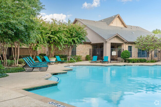 Towns of Riverside Apartments for Rent with a Dog Park - Grand Prairie ...