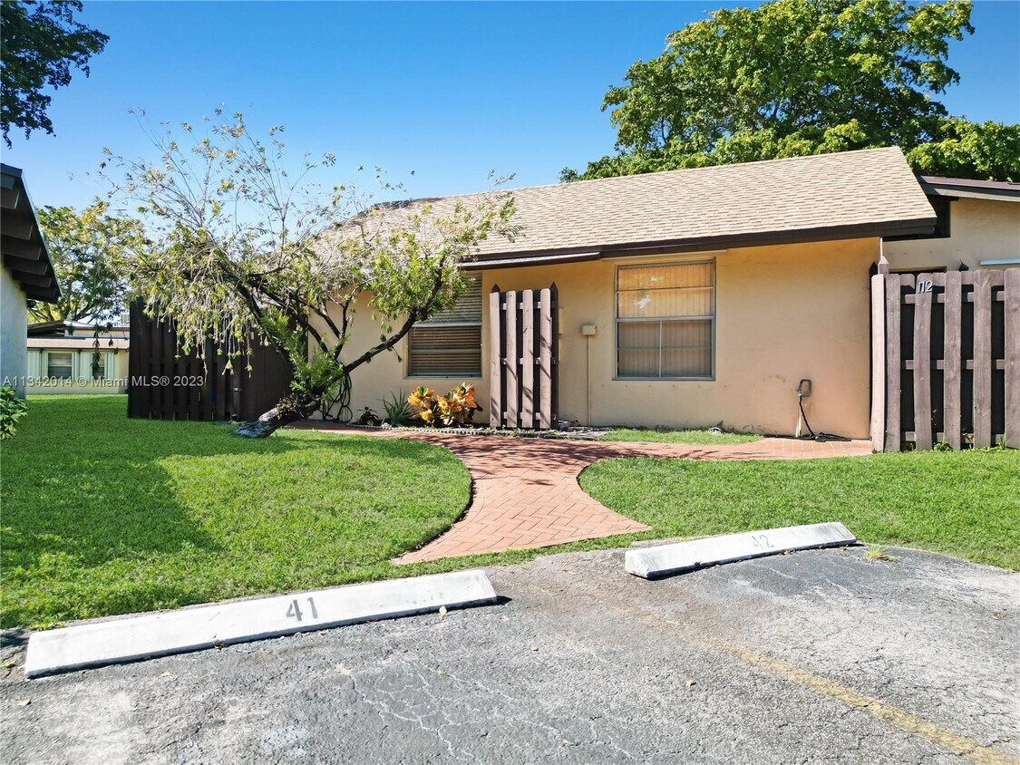 114 Essex Rd, Hollywood, FL 33024 - House Rental in Hollywood, FL ...