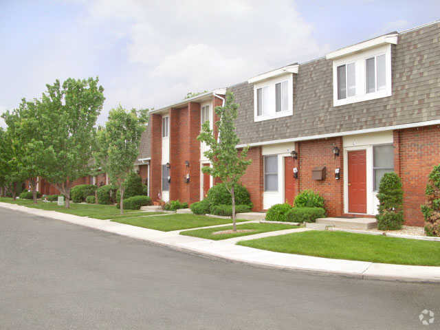 Village Park at Eastborough - 7030 East Kellogg Dr N Wichita, KS 67207 ...