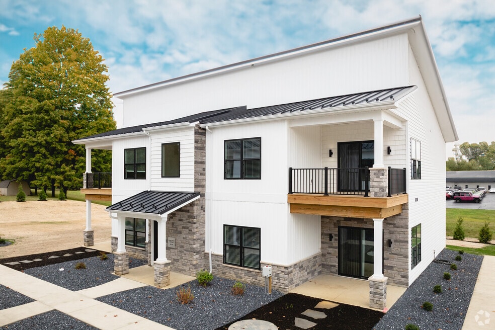 Apartments for Rent with a Balcony Near Howe IN | Apartments.com