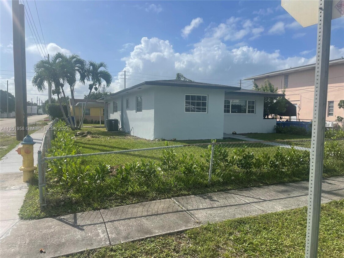 490 NE 170th St, North Miami Beach, FL 33162 - House Rental in North Miami Beach, FL ...