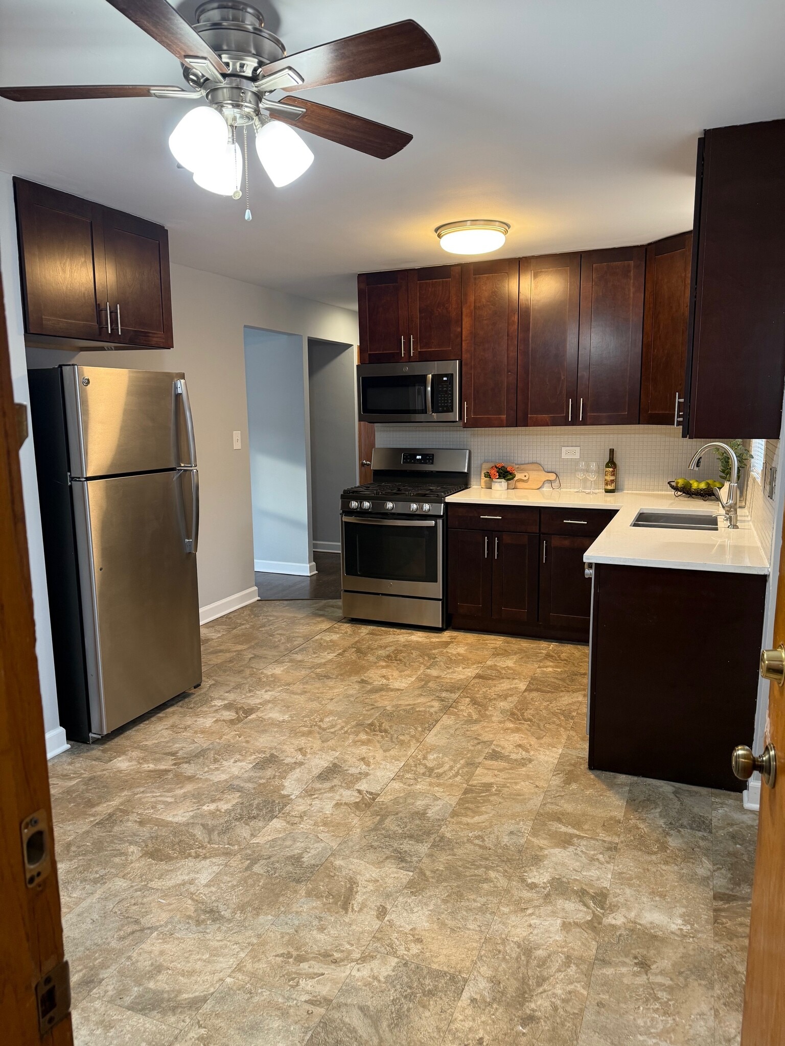8614 W Berwyn Ave, Chicago, IL 60656 - 8614 W Berwyn Ave Chicago, IL ...