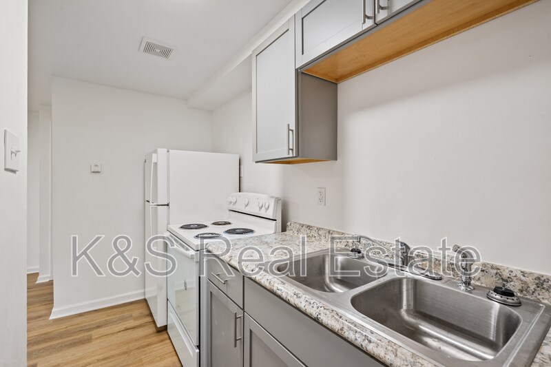 441-443-445 Library St Unit 6, Braddock, PA 15104 - Condo for Rent in Braddock, PA | Apartments.com