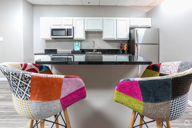 Flats on Fifth Apartments - Louisville, KY | Apartments.com