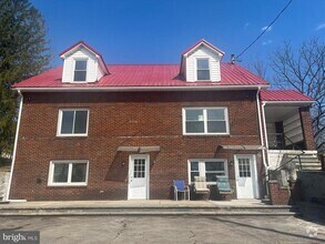 Apartments for Rent with High Ceilings in Bayard WV