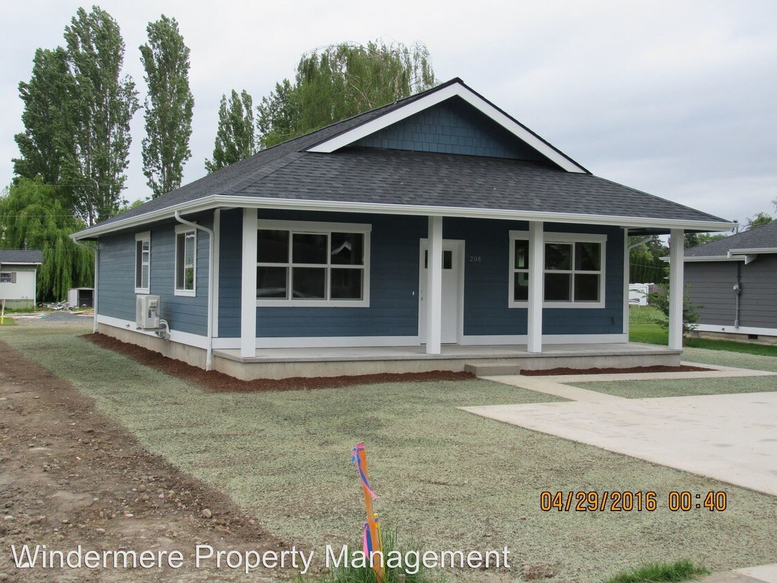 208 Front St, Sumas, WA 98295 - House Rental in Sumas, WA | Apartments.com