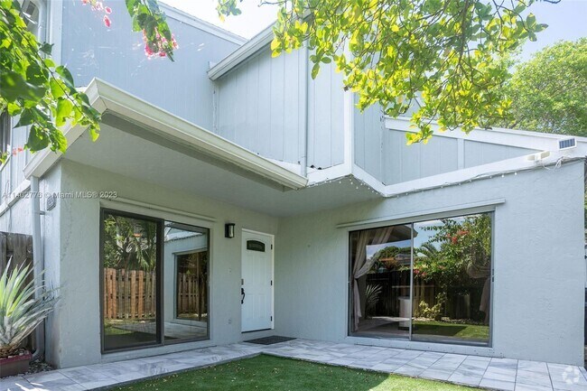 Sawgrass Plantation Apartments for Rent with a Yard - Plantation, FL ...