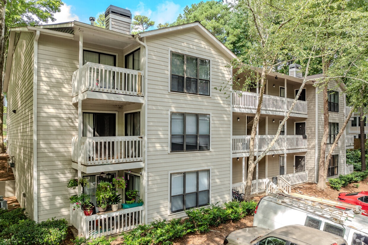 Shadow Lake Apartments - 3515 Pleasantdale Rd Doraville, GA 30340 ...