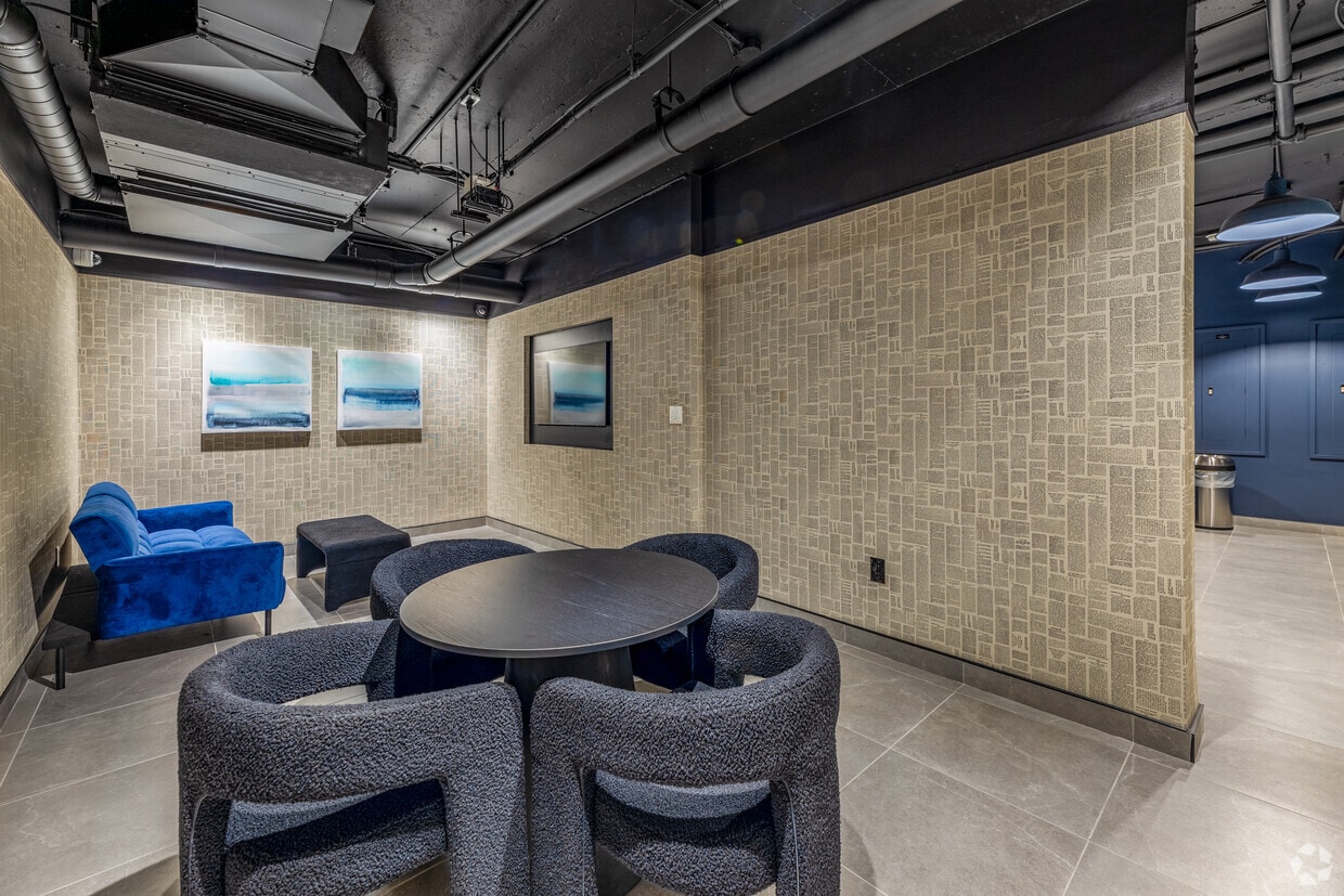 Maddox Cabbagetown Apartments - 191 Sherbourne St Toronto, ON ...