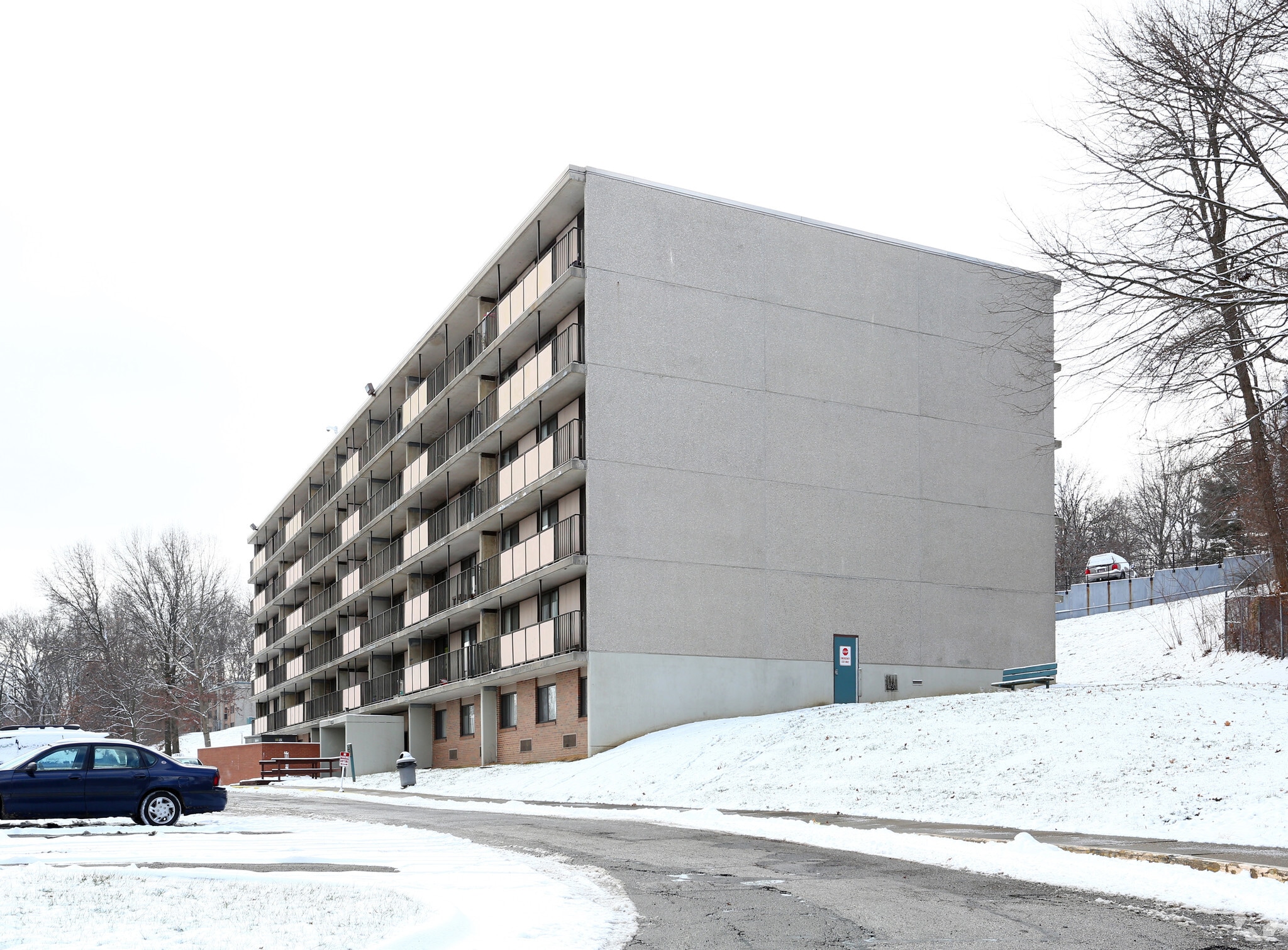 SpringHill Apartments - 1221 Everton Dr Akron, OH 44307 | Apartments.com