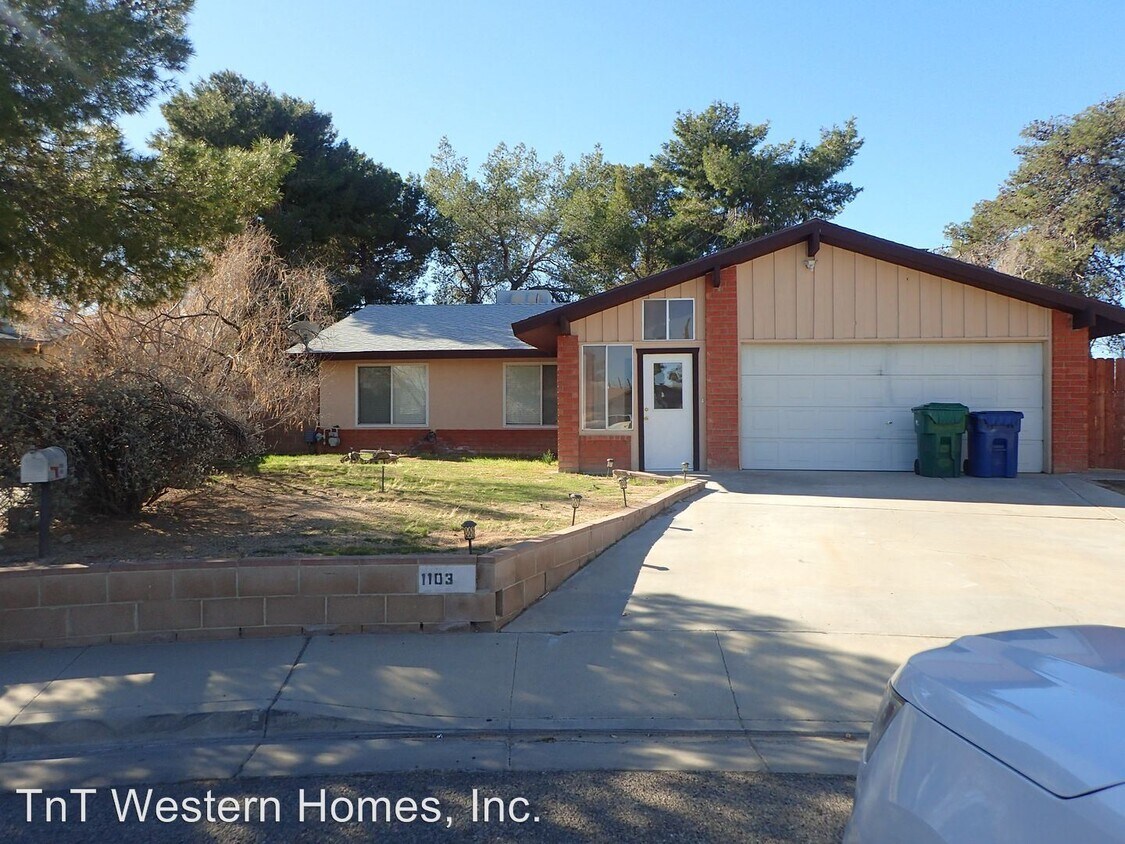 1103 Randall St, Ridgecrest, CA 93555 - House Rental in Ridgecrest, CA ...