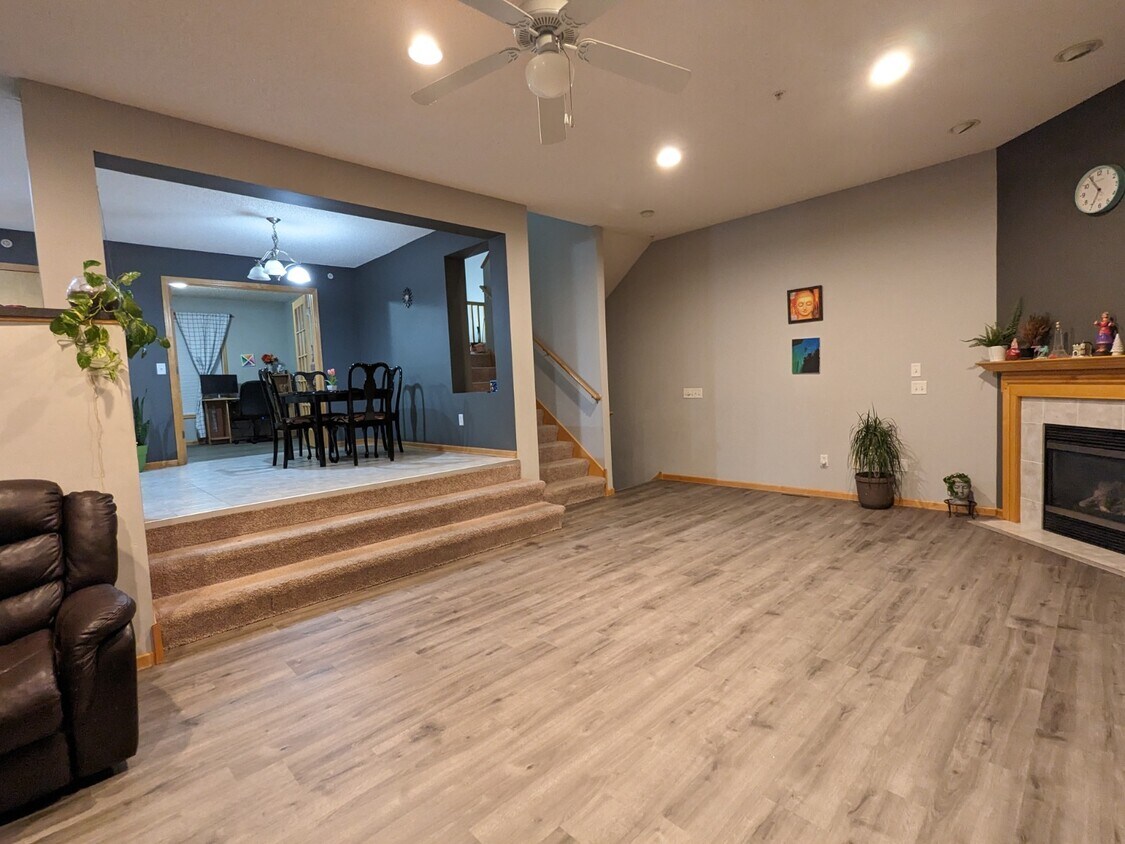 5034 Fountain Ln N, Plymouth, MN 55446 - Townhome Rentals in Plymouth ...