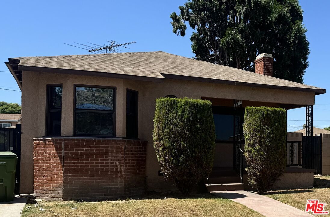 8811 S Hoover St, Los Angeles, CA 90044 - House Rental in Los Angeles ...