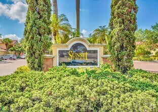 Sunset Isles Condominiums Apartments for Rent with a Walk-In Closet ...